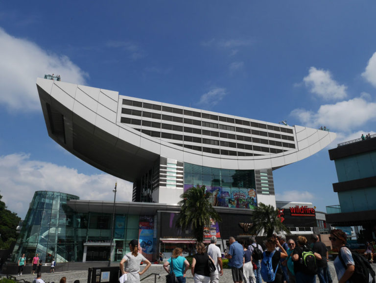 The Ultimate Guide to visiting the Peak, Hong Kong - Laugh Travel Eat